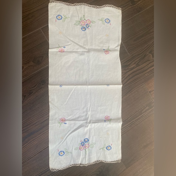 Art | Vintage Floral Embroidered Table Linen | Poshmark